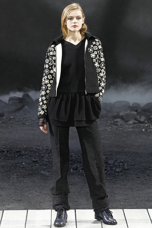 Wearable Trends: Chanel Ready-To-Wear Fall 2011, Paris Fashion Week